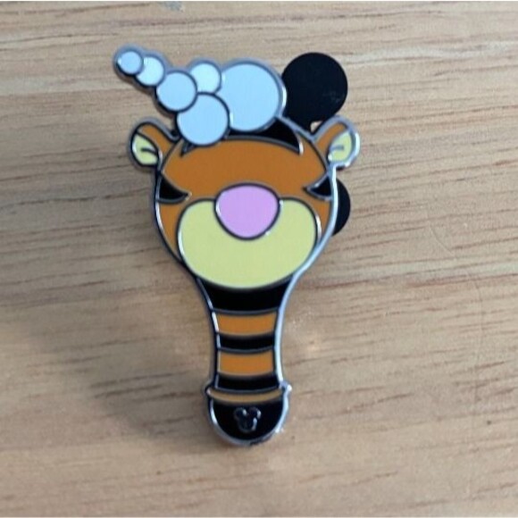 Disney | Toys | Disney Tigger Bubble Wand Hidden Mickey Pin 225 Wave B ...